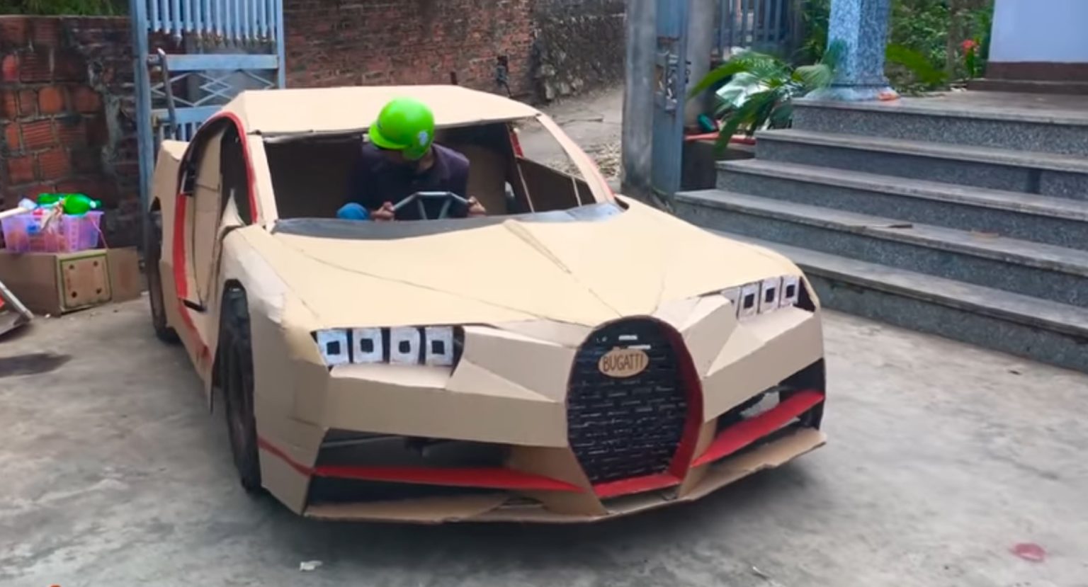 NHET TV Builds Their Own Bugatti Chiron Out Of Cardboard OVERSTANDARD 